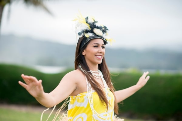 Hula Dancing Classes For Visitors To Learn The Traditional Dance | Kona ...